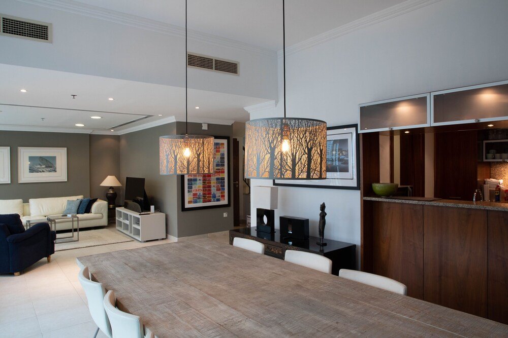 Marina Quays East feature luxury apartments available in Jumeirah Beach ...