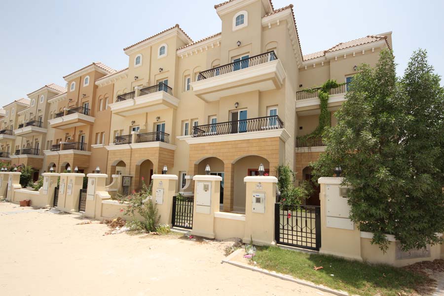 Townhouses for sale in Palace Estate Villas