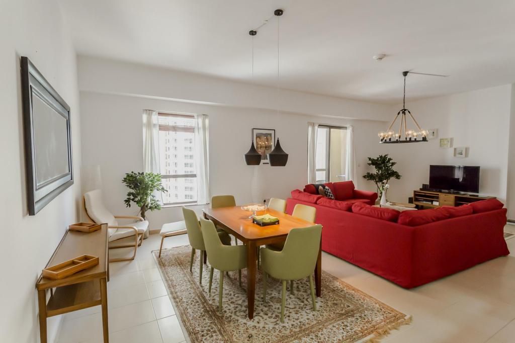 Spacious apartments available in Rimal 2, Jumeirah Beach Residences, Dubai.