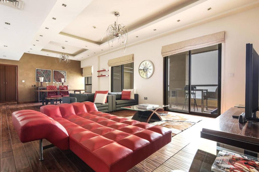 Luxury apartments available in Sadaf 6, Jumeirah Beach Residences, Dubai.