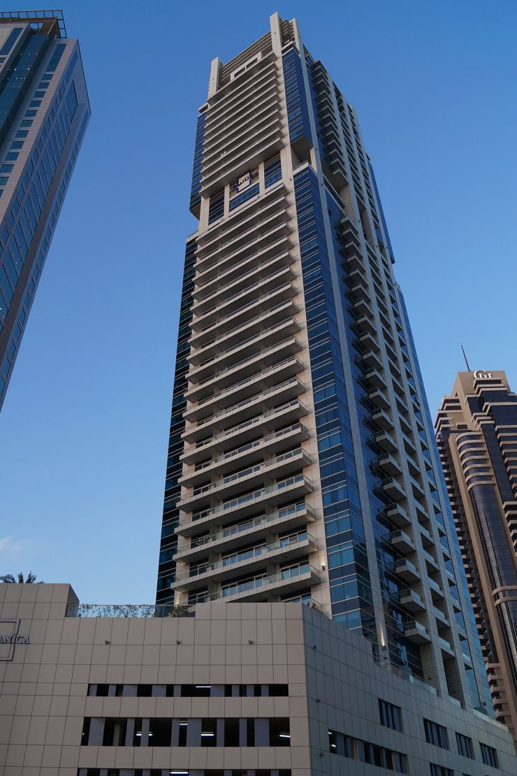 Botanica Tower offer spacious apartments.