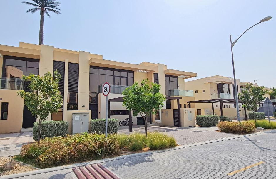 Phoenix Villas Damac Hills Dubai